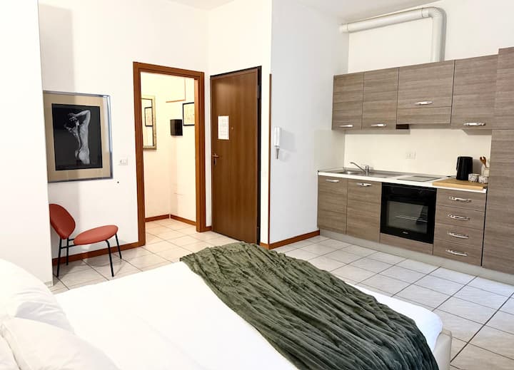 Base Perfetta Per Milano  Studio Luminoso - Saronno