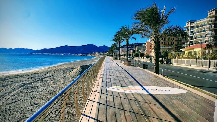 Aduepassidalmare - Centro Storico - 170m Dal Mare - Borgio Verezzi