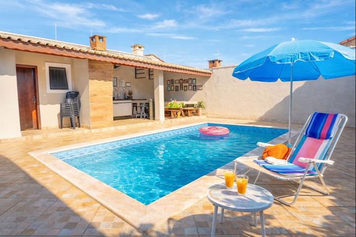 Casa 3 Qtos C/ Ar, 800mt Da Praia E Piscina 6x S/j - Peruíbe