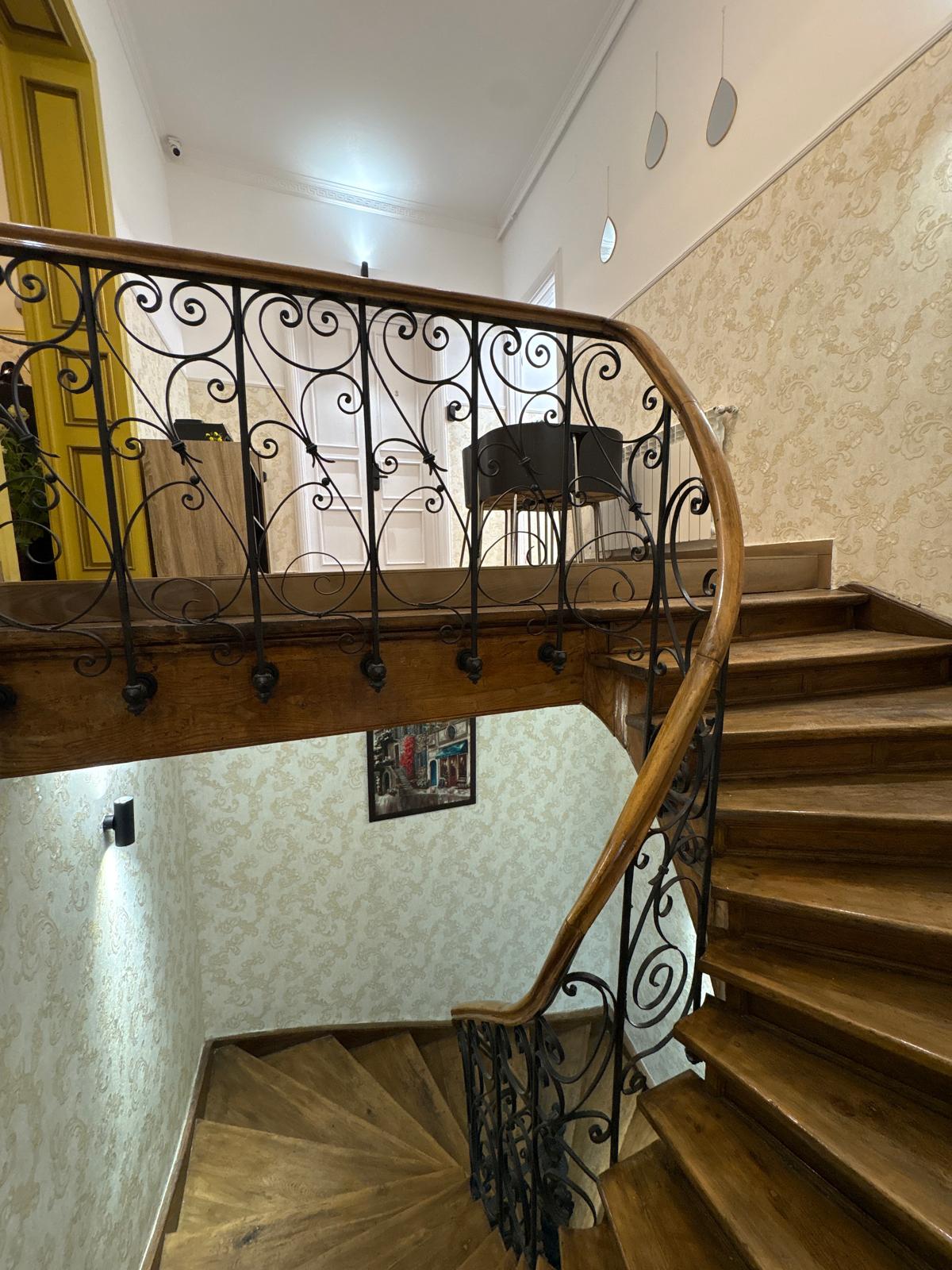 Villa Romana Studio • Baroque • shared kitchen - Flats for Rent in ...