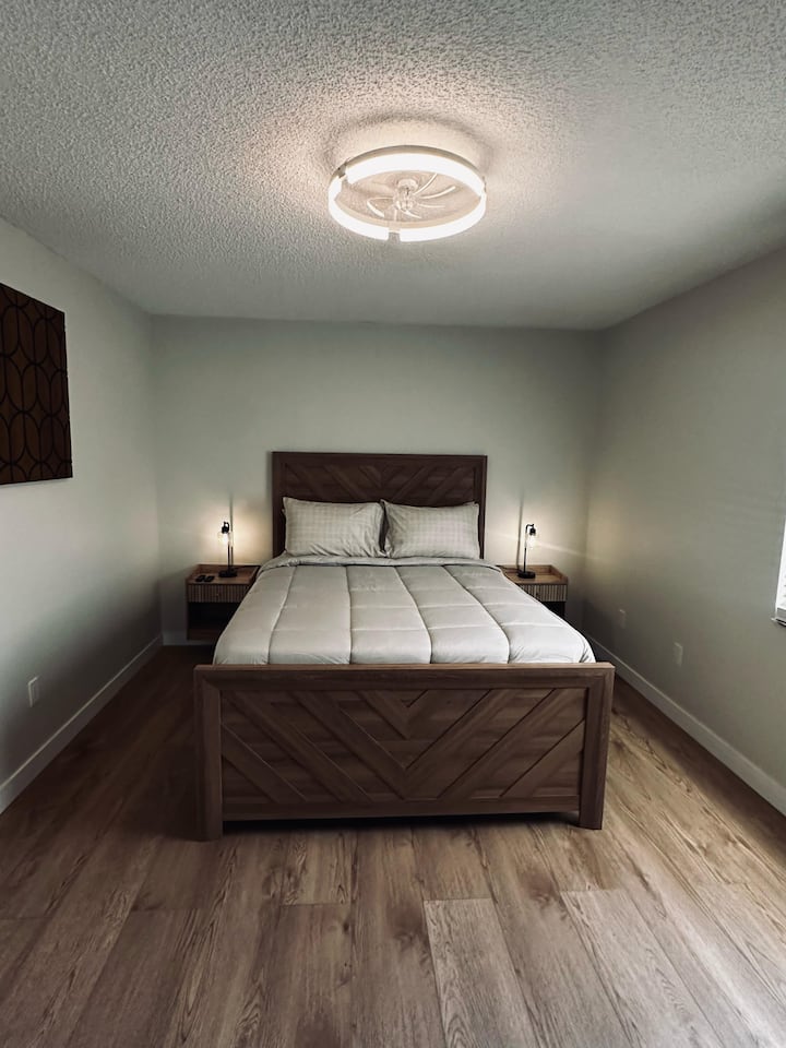 Independent Private Suite - Orlando, FL