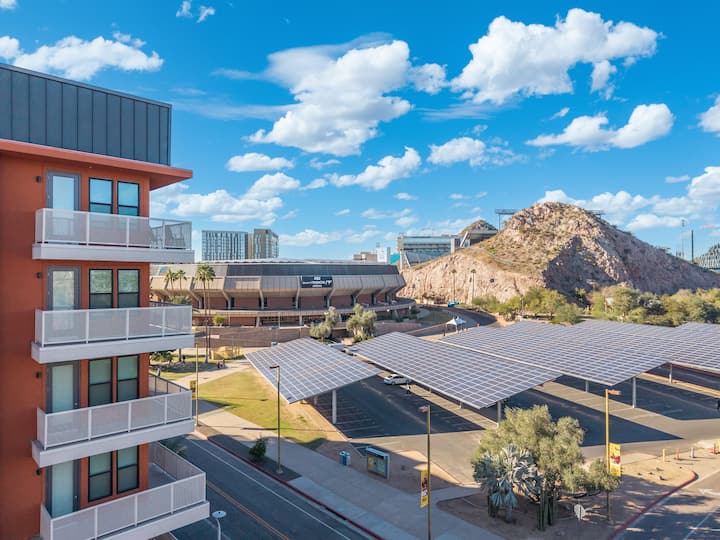 Stylish Tempe Hot Spot! 1br W/ Pool Near Downtown - Tempe, AZ