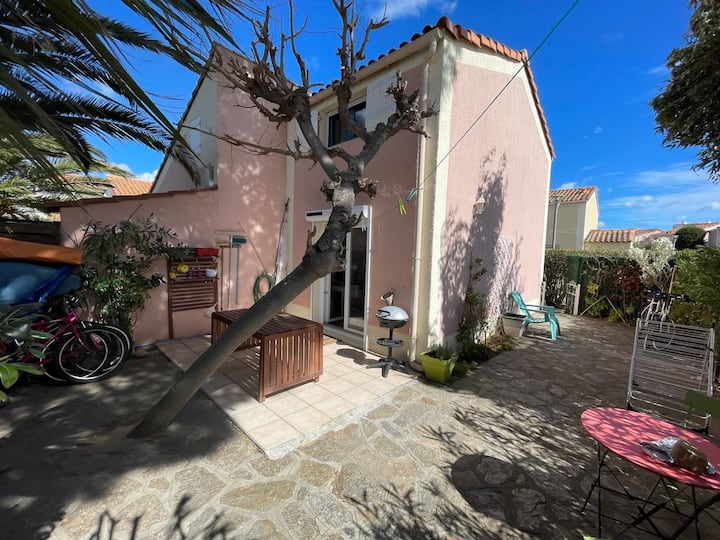 Mazet 2ch Avec Jardin Privatif, Piscine Et Parking - Le Lavandou