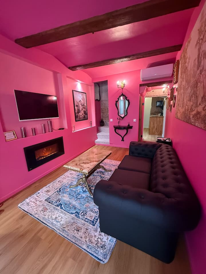 Love House : Cheminée, Balnéo, Pièce Secrète - Lunel