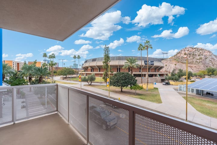 Relax On The Patio—tempe Stay With Stadium Views - Tempe, AZ