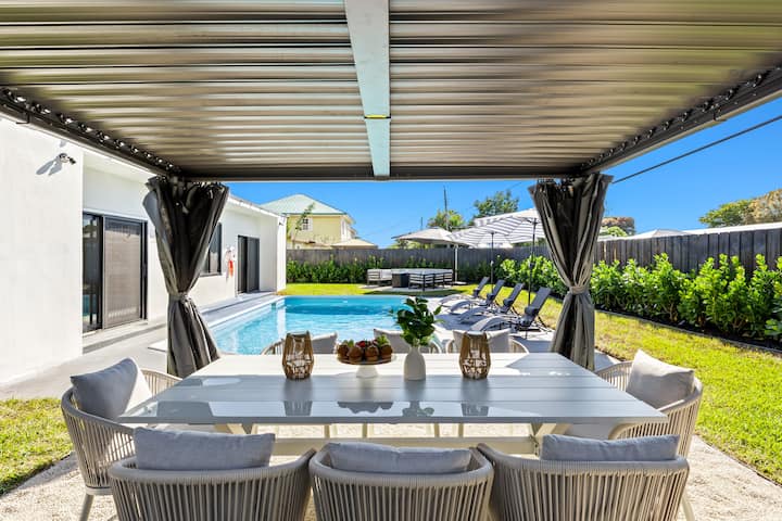 Palm Tropics | Heated Pool | 8 Min To Beach - Deerfield Beach, FL