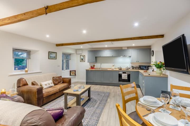 Little Oaks
Eden Valley
(Close To North Lakes) - Appleby-in-Westmorland