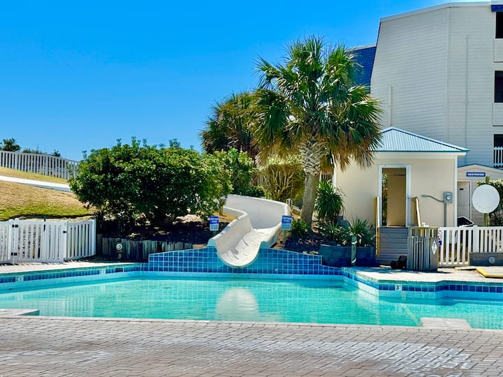 2br/2 Ba First Floor - Beach/pool/slide/hot Tub! - Atlantic Beach, NC