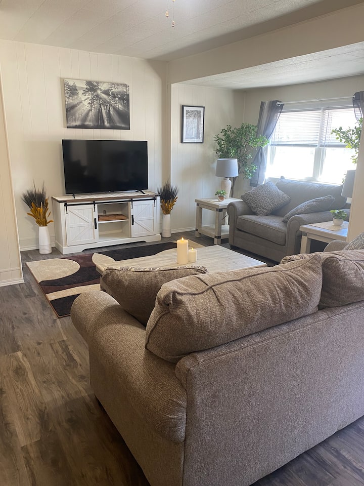 Serenity Place 2 Bedroom Apartment - Salamonie River State Forest, Lagro