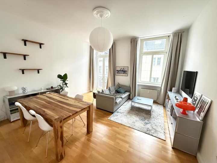 Helle Geräumige Zentrale 2 Zimmer Wohung - Wiesbaden