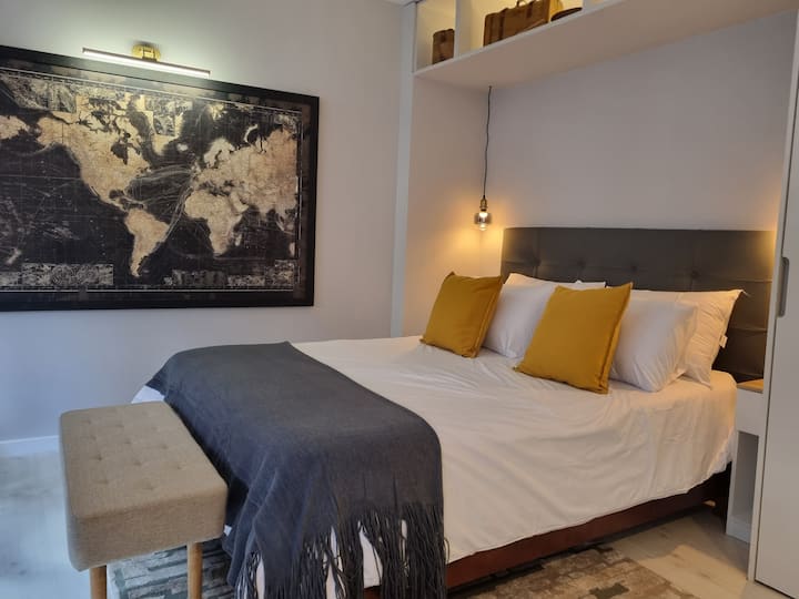 Charming Studio In Historic Porto |Walk Everywhere - Oporto