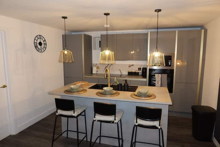 2 Bedroom Flat In East Croydon With Free Parking - Croydon