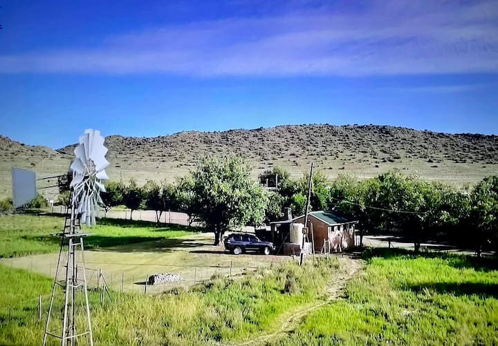 Tv-featured 1920 Stalletjie | Karoo | Braai | Pets - Philippolis