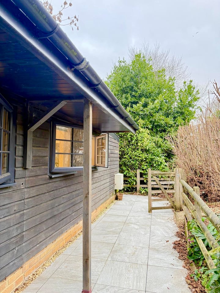 Small Cosy Rural Home With Simple Comforts. - Worcestershire