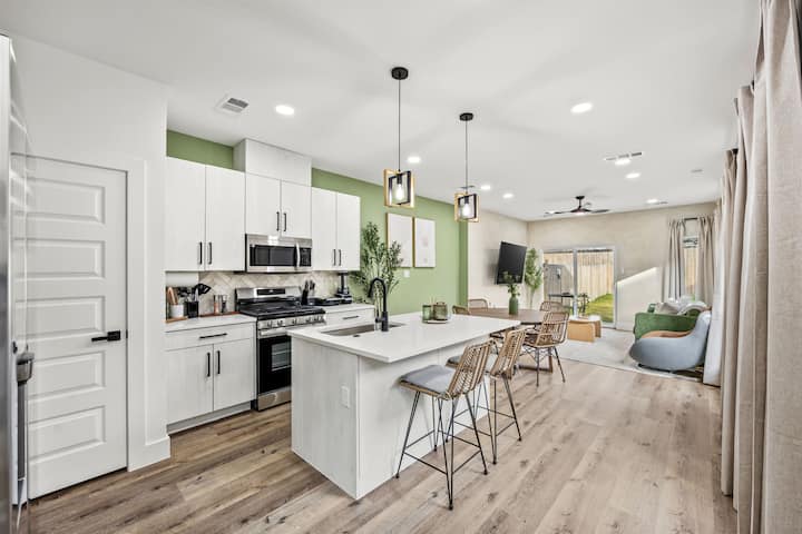 Luxury Med District-2m To Utsw-sauna-massage-ev Ch - Dallas