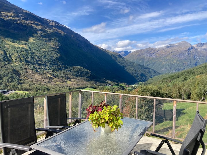 Feriehus Hellebostad - Geirangerfjorden