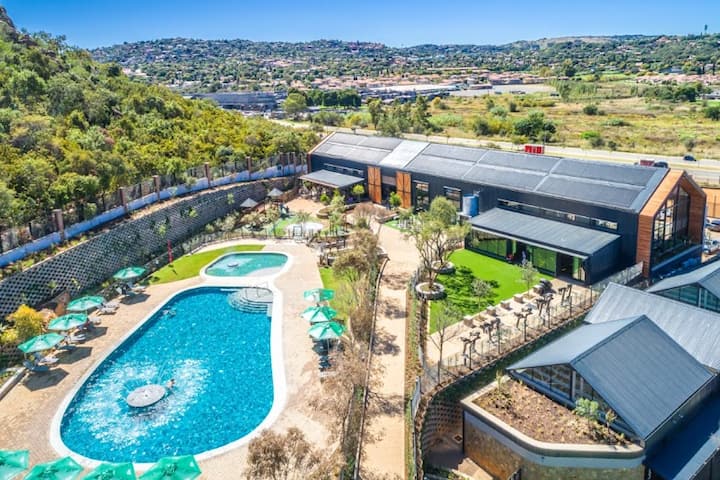 Chic Apartment With Panoramic Views & Braai - Johannesburg South