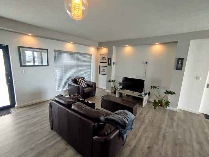 The Lion's Crest - Jacobs Bay