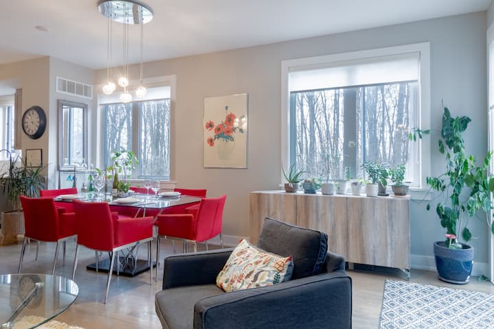 Bright & Peaceful 2 Bedroom House - 渥太華