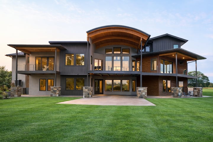 Sturgis Rally Or Vacation Rental | Sleeps 14 - Sturgis, SD