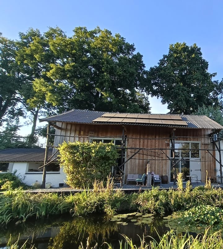 Onder De Lommerrijke Eiken Van De Helkant:'de Uil' - Oosterhout