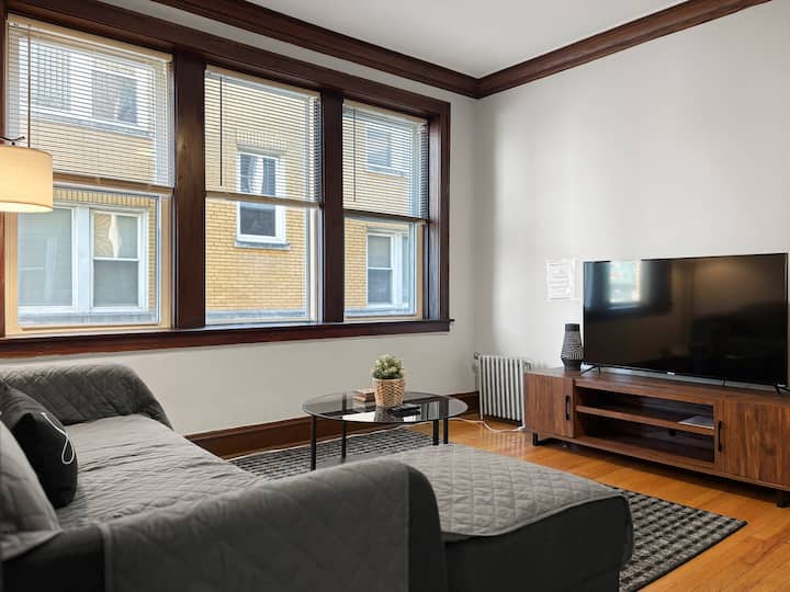 2br Chic & Comfortable Furnished Unit - Chicago, IL