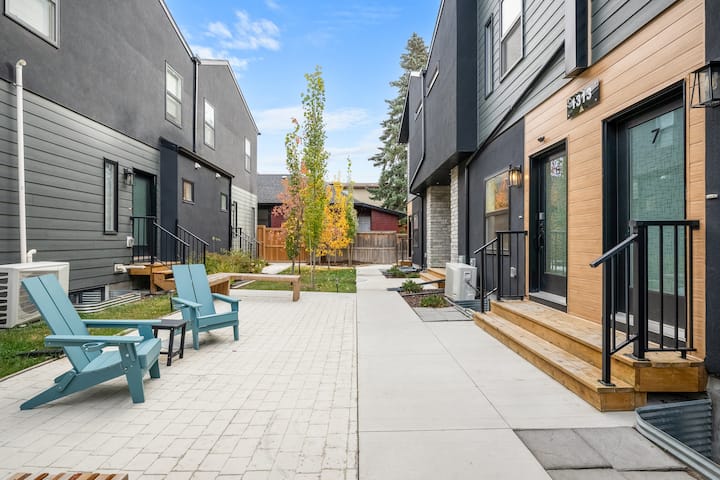 Three Sisters Villas | 9bd 6ba | 7 Mins Dt |20 Ppl - Calgary