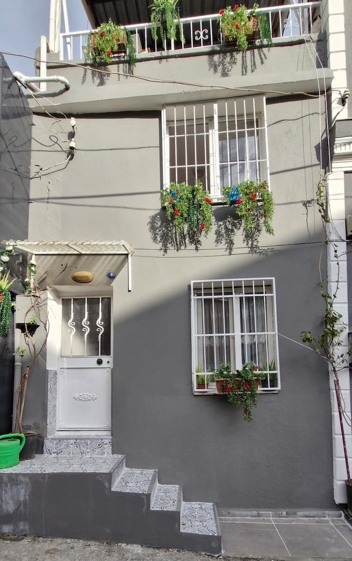 Konak'ta Müstakil ,Dubleks, Tarihi Taş Ev - Izmir