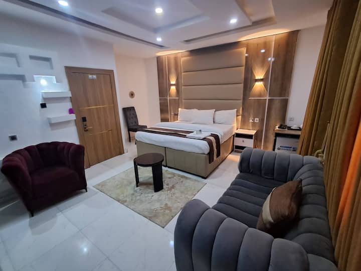 Trillions Hotel And Apartments - Benin City