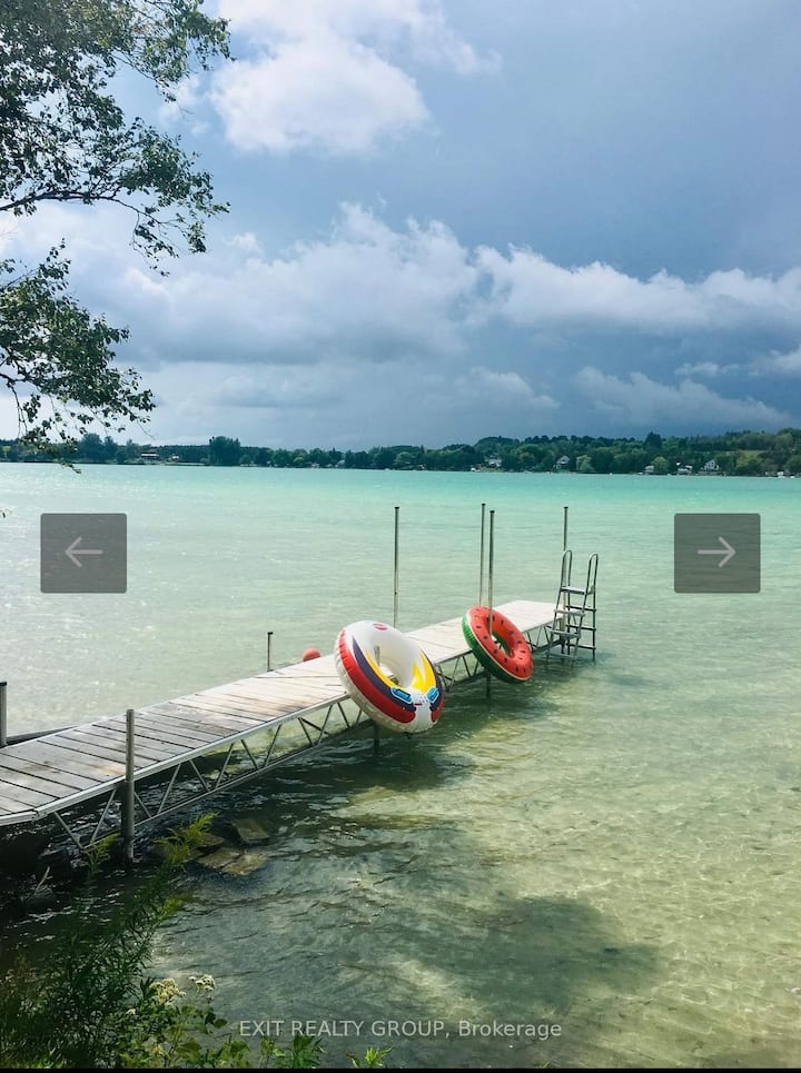 Private Lake Access & Hot Tub Bliss - Brighton