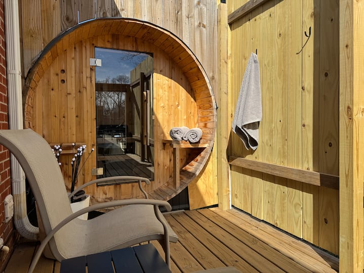 The Cedar Sauna House - Saluda Lake, SC