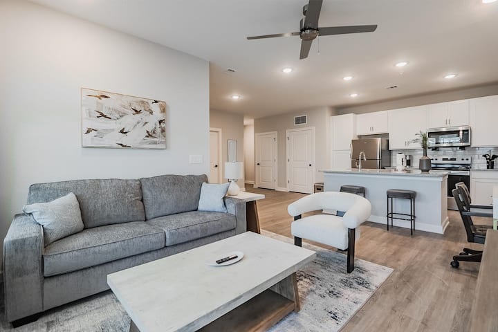 Landing | Modern 1bd, Pool - Fort Myers, FL