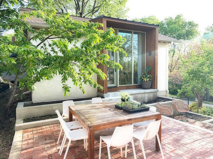 Brookside/south Plaza Garden Guest House - Kansas City