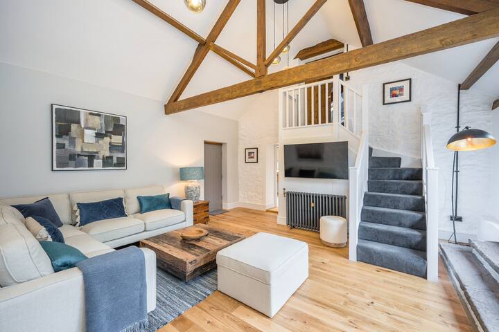The Pool House - 4 En-suite Bedrooms - Wood Burner - Crickhowell