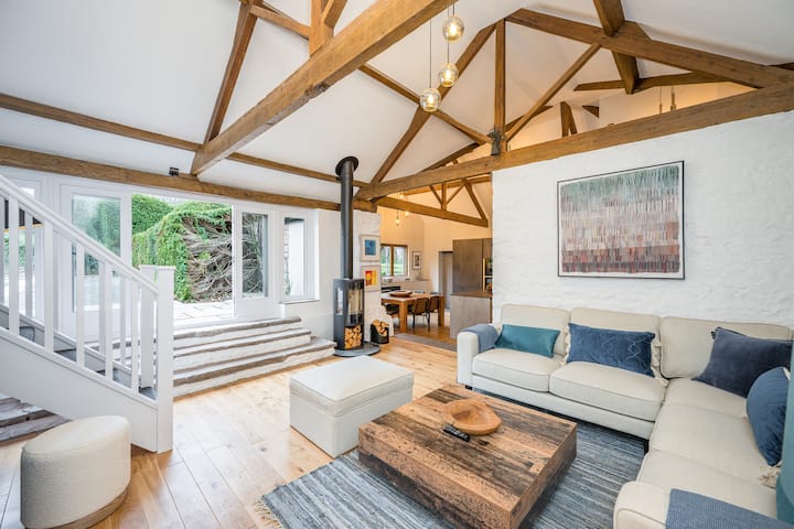 The Pool House - 4 En-suite Bedrooms - Wood Burner - Abergavenny