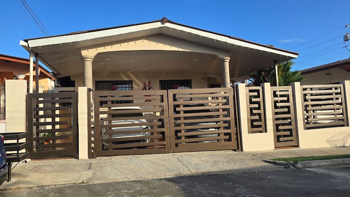 Urban | Studio Independiente ‐ 10 Km Aeropuerto - Aéroport de Panama-Tocumen (PTY)