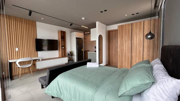 Moderna Mini Suite Con Vista A La Ciudad - Quito
