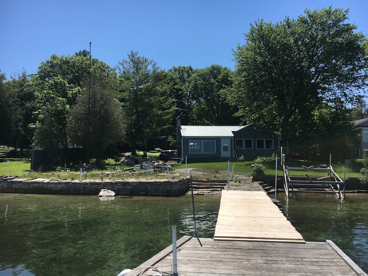 St. Lawrence River Cottage Getaway - Brockville