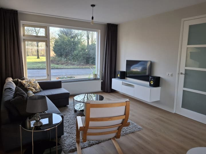 Renovated Modern 3-bedroom Family Home - Oss
