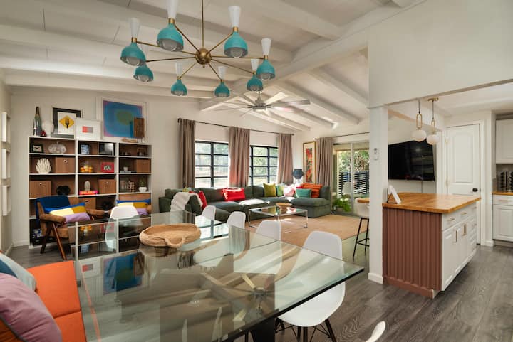 Brooksville In-town Mid Century -Sleeps 8 -Hot Tub - Withlacoochee State Forest, Brooksville