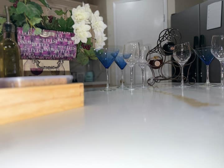 Cozy Vineyard-inspired House In Stockton. - Stockton, CA