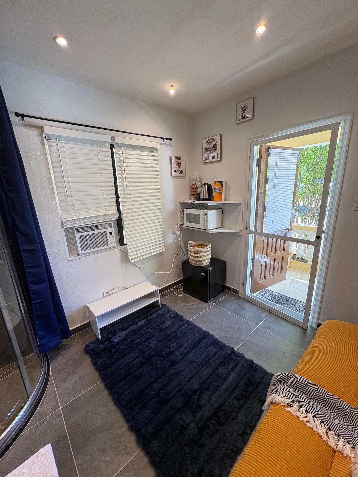 La grande pression - Appartements à louer à The Valley, The Valley ...