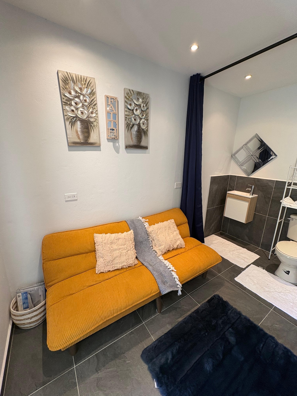 La grande pression - Appartements à louer à The Valley, The Valley ...