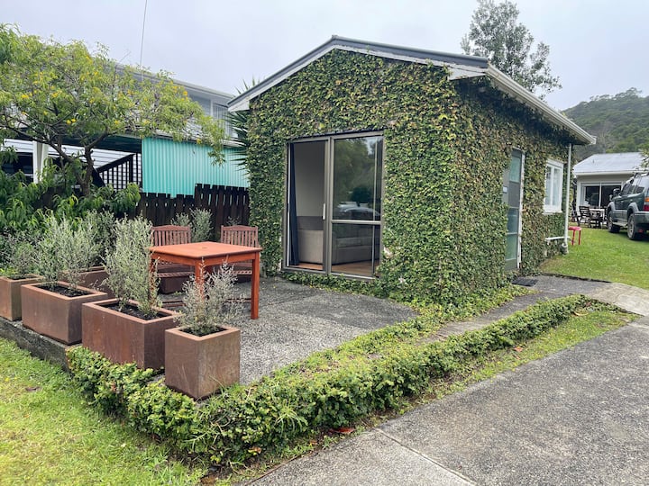 Basic Beauty - Russell