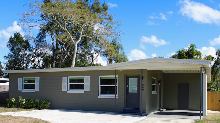 Modern 2-bedroom Ocoee Getaway, Central Fl Access! - Ocoee, FL