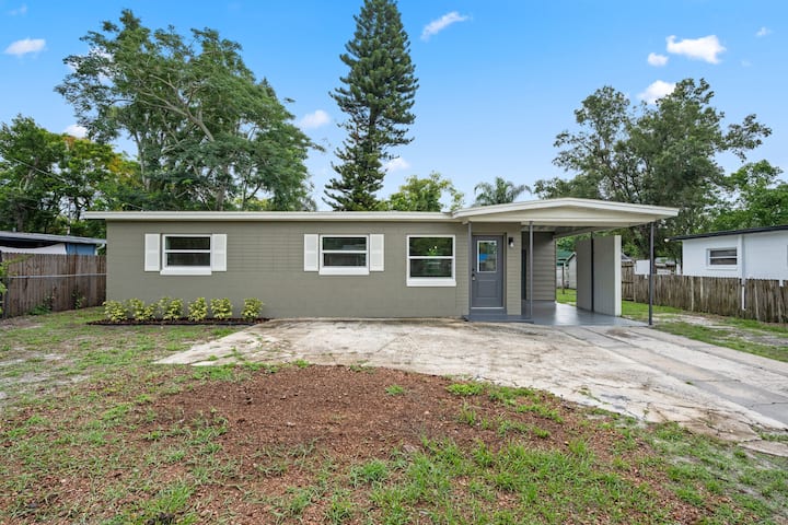 Modern 2-bedroom Ocoee Getaway, Central Fl Access! - Ocoee, FL