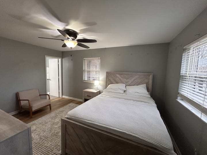 Private Acreage Family-friendly Home Near Airport - Mooresville, IN