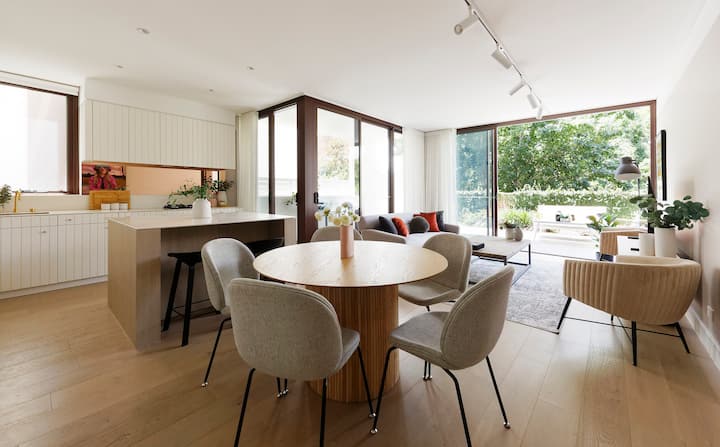 Chic City Pad W/ Patio - 2 King Bed And 2 Bathroom - Surry Hills