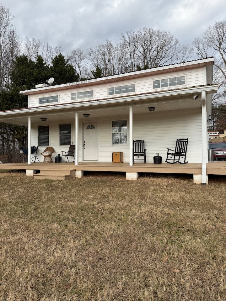 Mountain View Guest Home - Pilot Mountain, NC