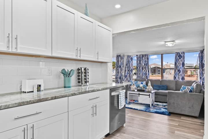 Brand New Remodeled Bay Breeze On The Coast - Hernando Beach, FL